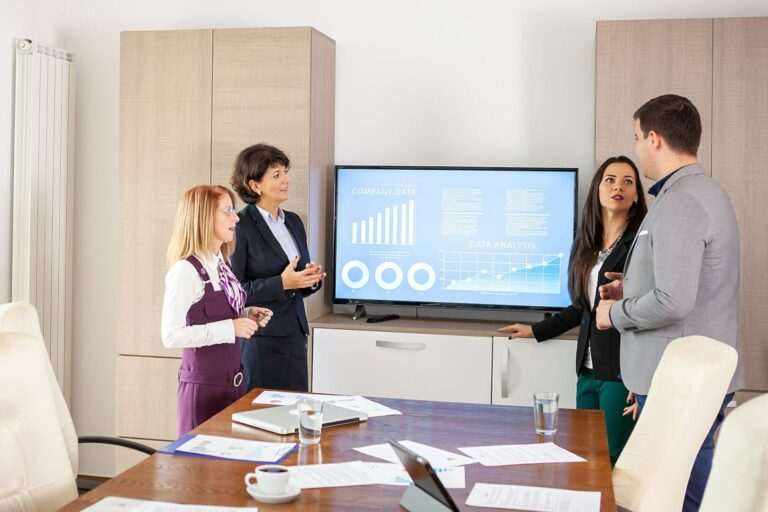 PowerPoint XP: Adding AutoShapes, WordArt, and Hyperlinks - Vegaslide PowerPoint XP: Adding AutoShapes, WordArt, and Hyperlinks - Vegaslide