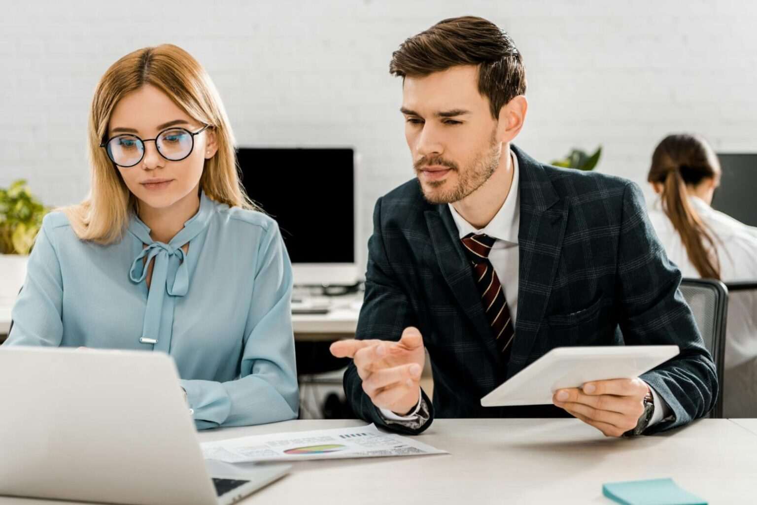 How to Use Triggers to Control What Happens Next in PowerPoint - Vegaslide How to Use Triggers to Control What Happens Next in PowerPoint - Vegaslide